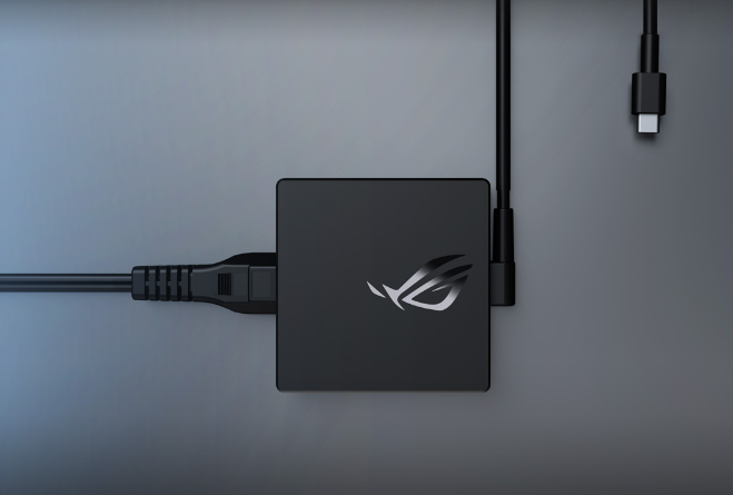 ROG 100W USB-C Adapter | Gigahertz